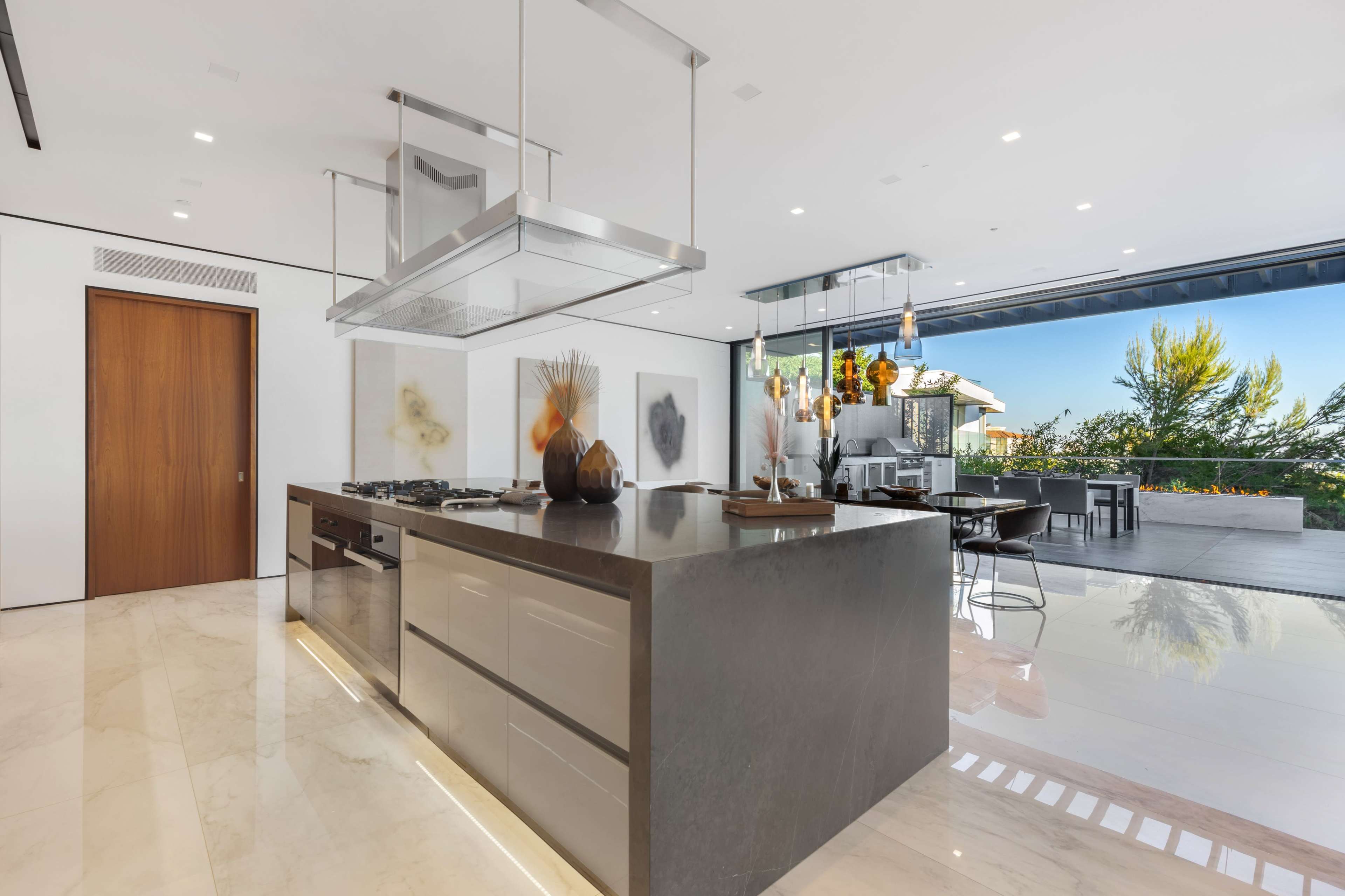 SIERRA MAR: ULTRA-MODERN SKY RETREAT, Los Angeles, CA | Off-Site ...