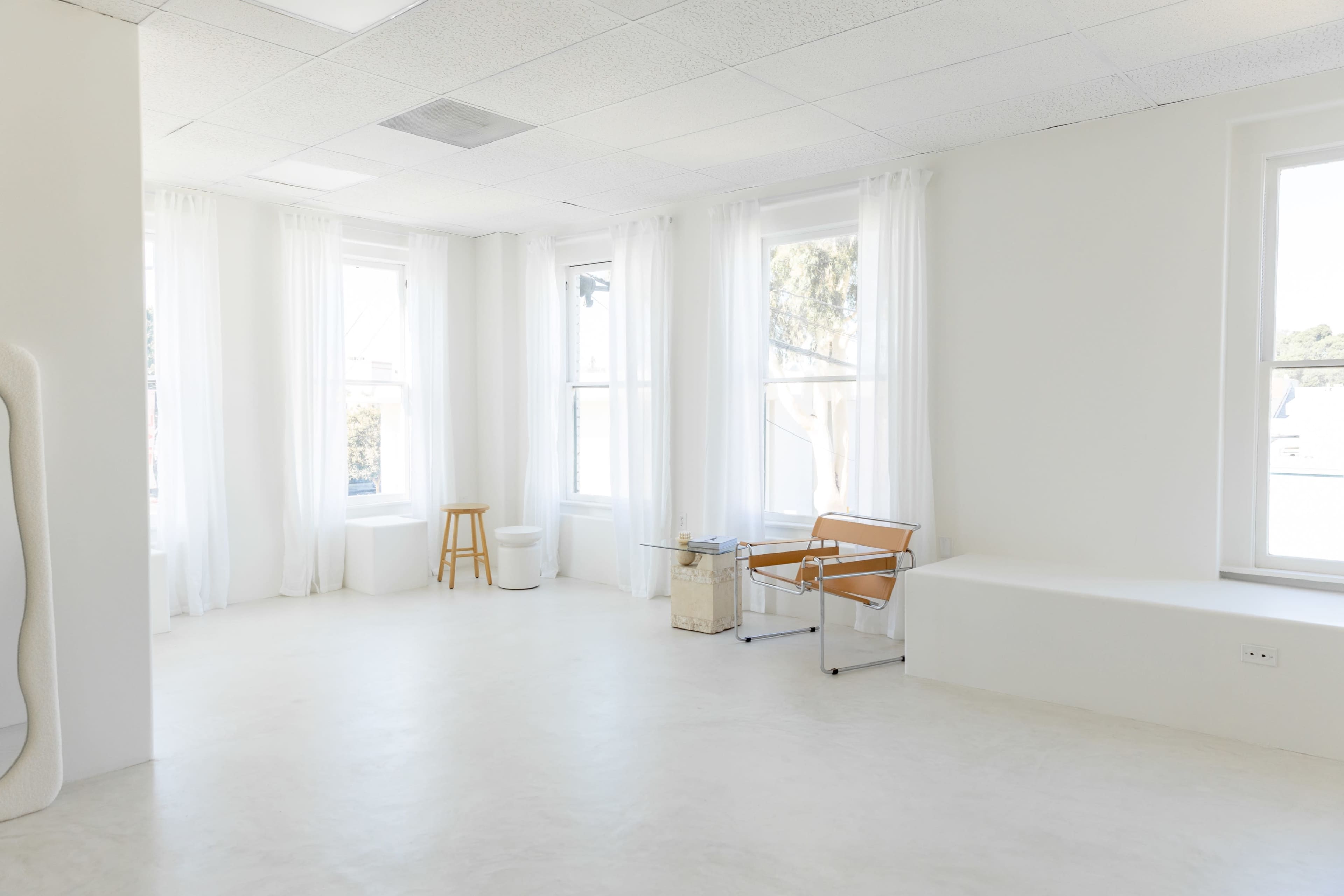 Natural Light Studio, Minimal and Neutral Space for Content Creation ...