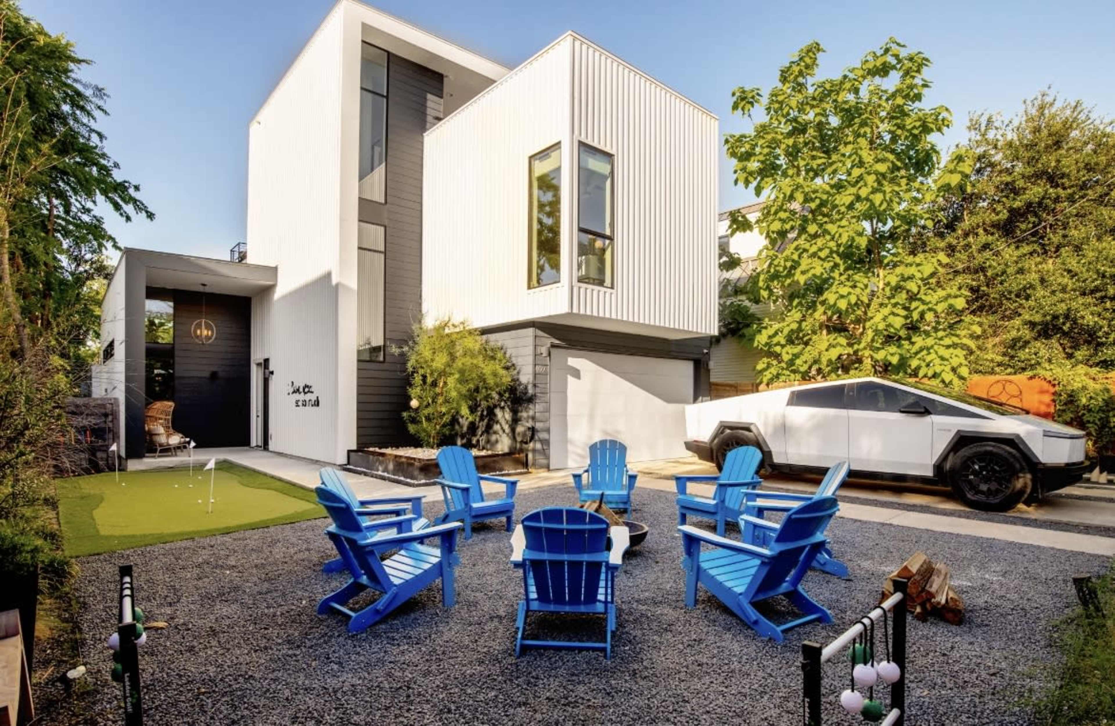 SoCo Oasis, Austin, TX | Production | Peerspace