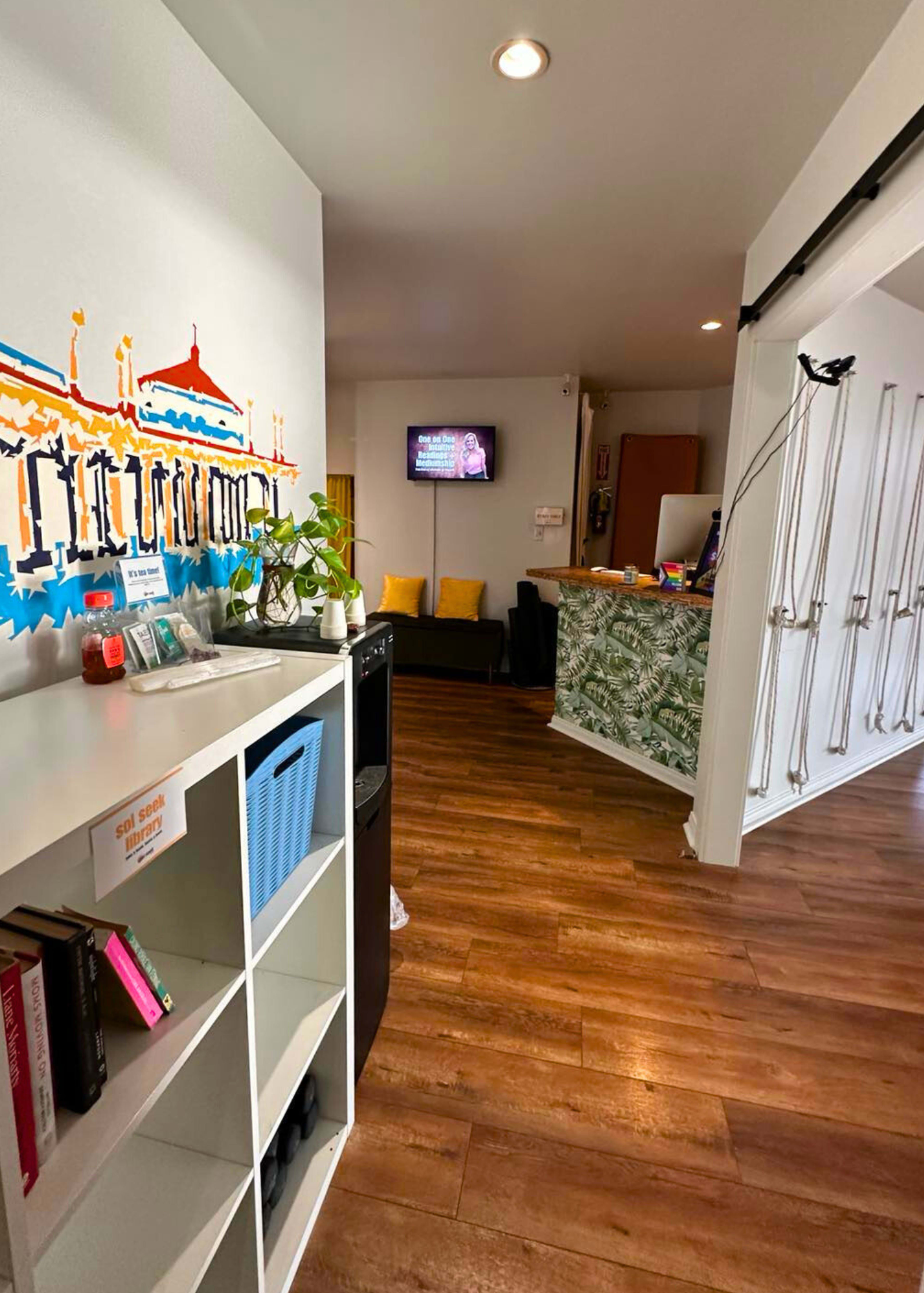 Breathtaking ocean front studio, Manhattan Beach, CA | Event | Peerspace