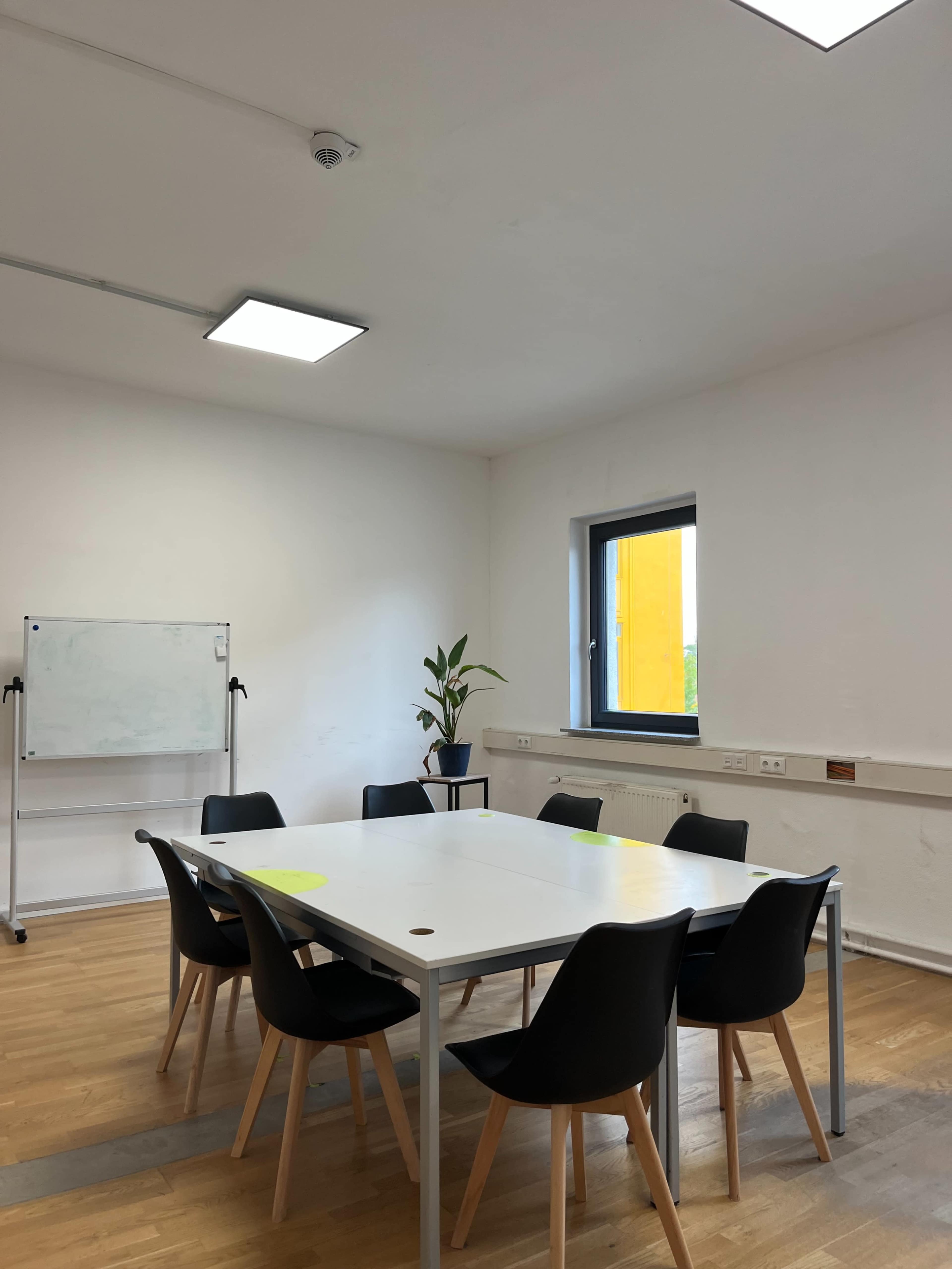 Travelling U Innovation Hub: Affordable and Flexible Space for ...