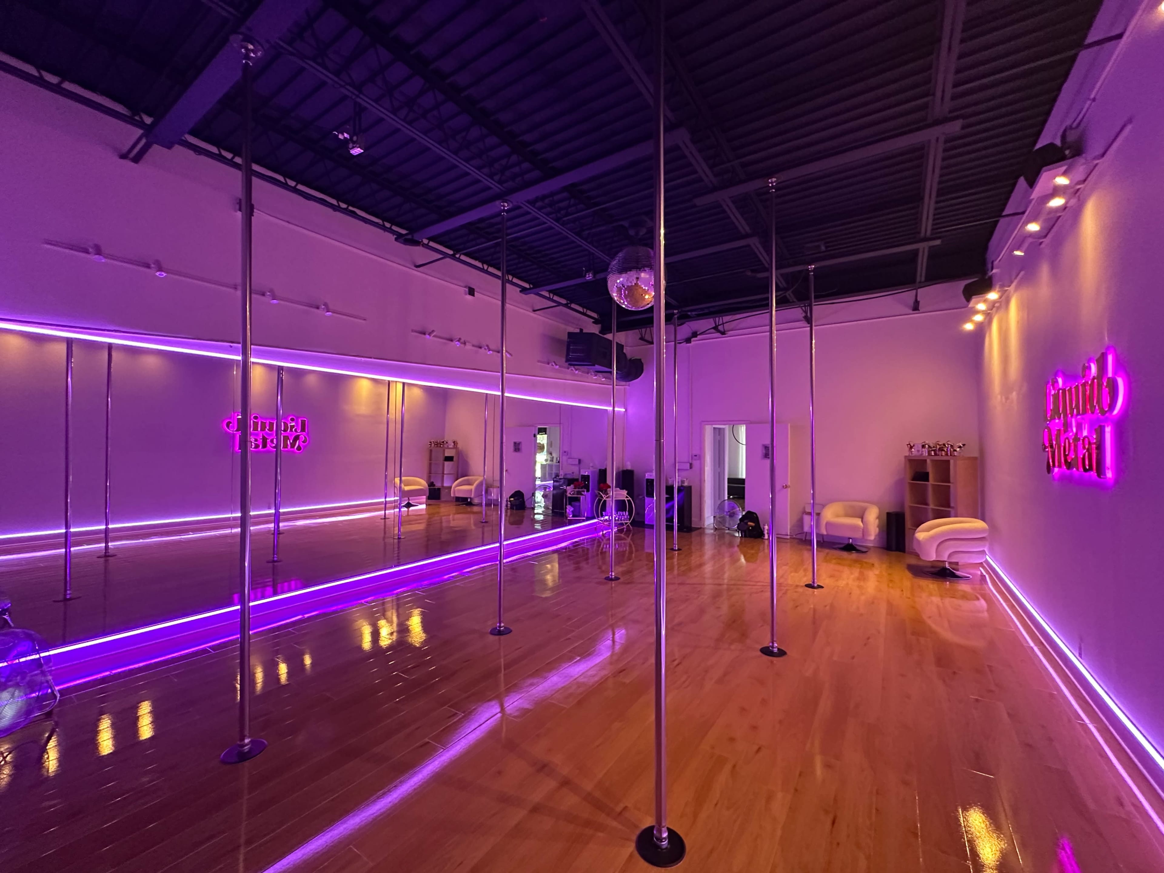 Loft studio space with two studios, 1150 sq ft, 13 foot ceilings ...