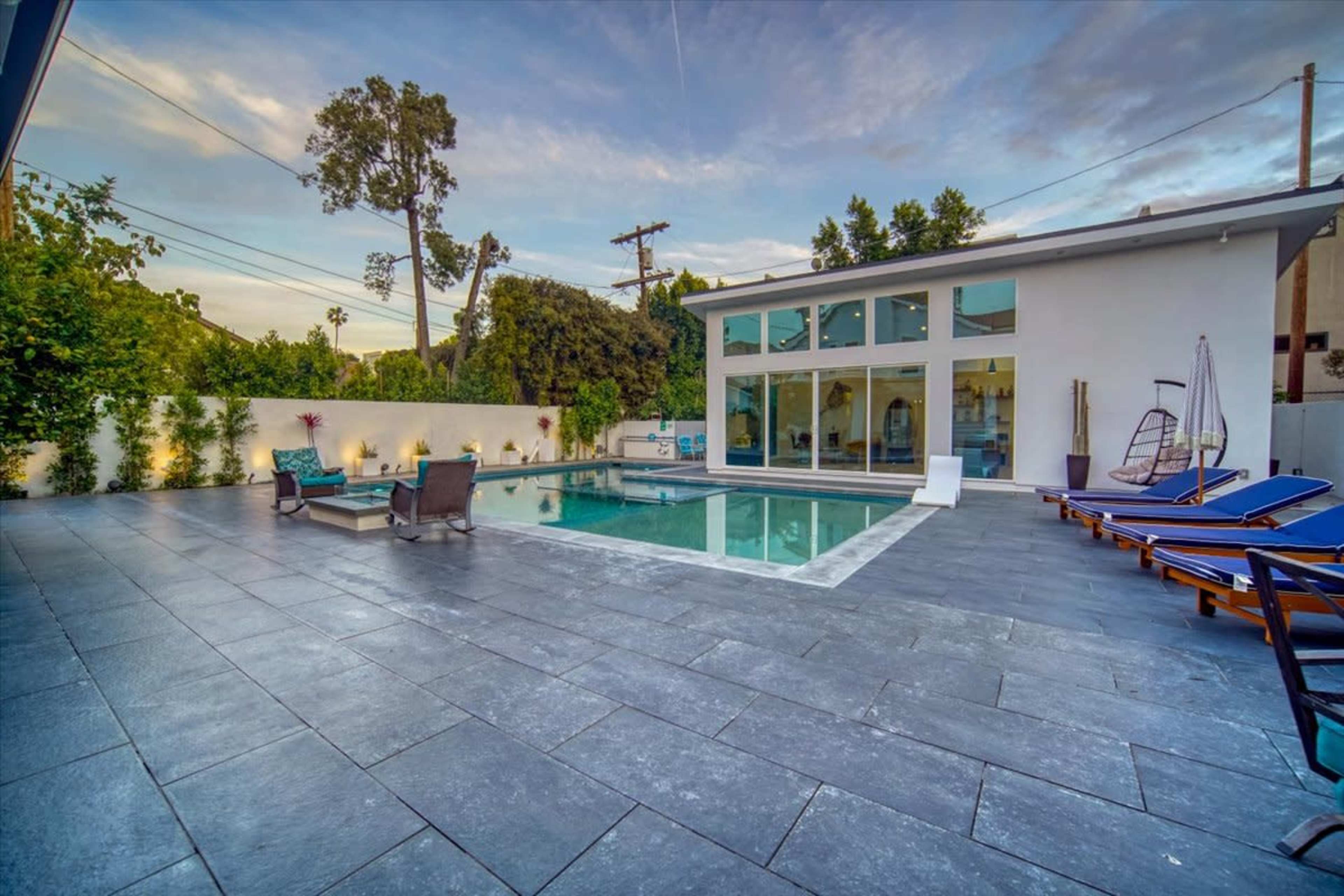 Sherman Oaks pool house, Sherman Oaks, CA | Event | Peerspace
