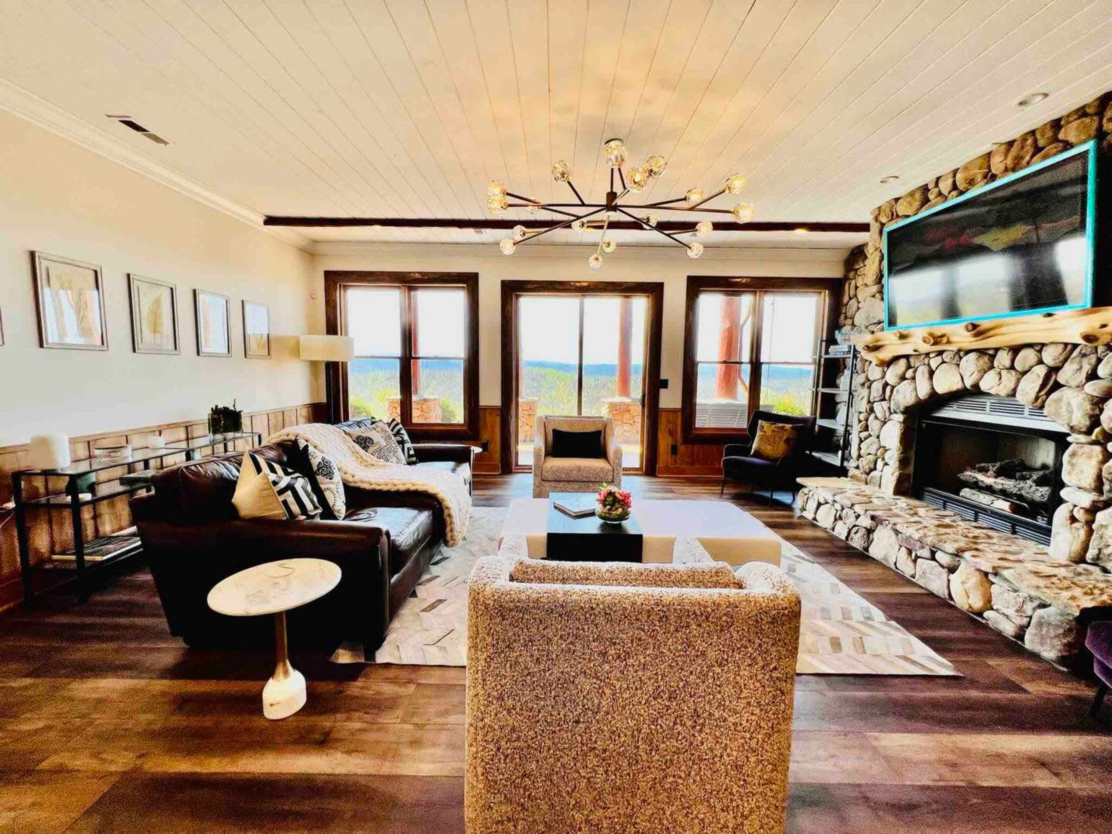 Astonishing 5500sf with heated pool/spa, Hot Tub and Stunning Mountain ...