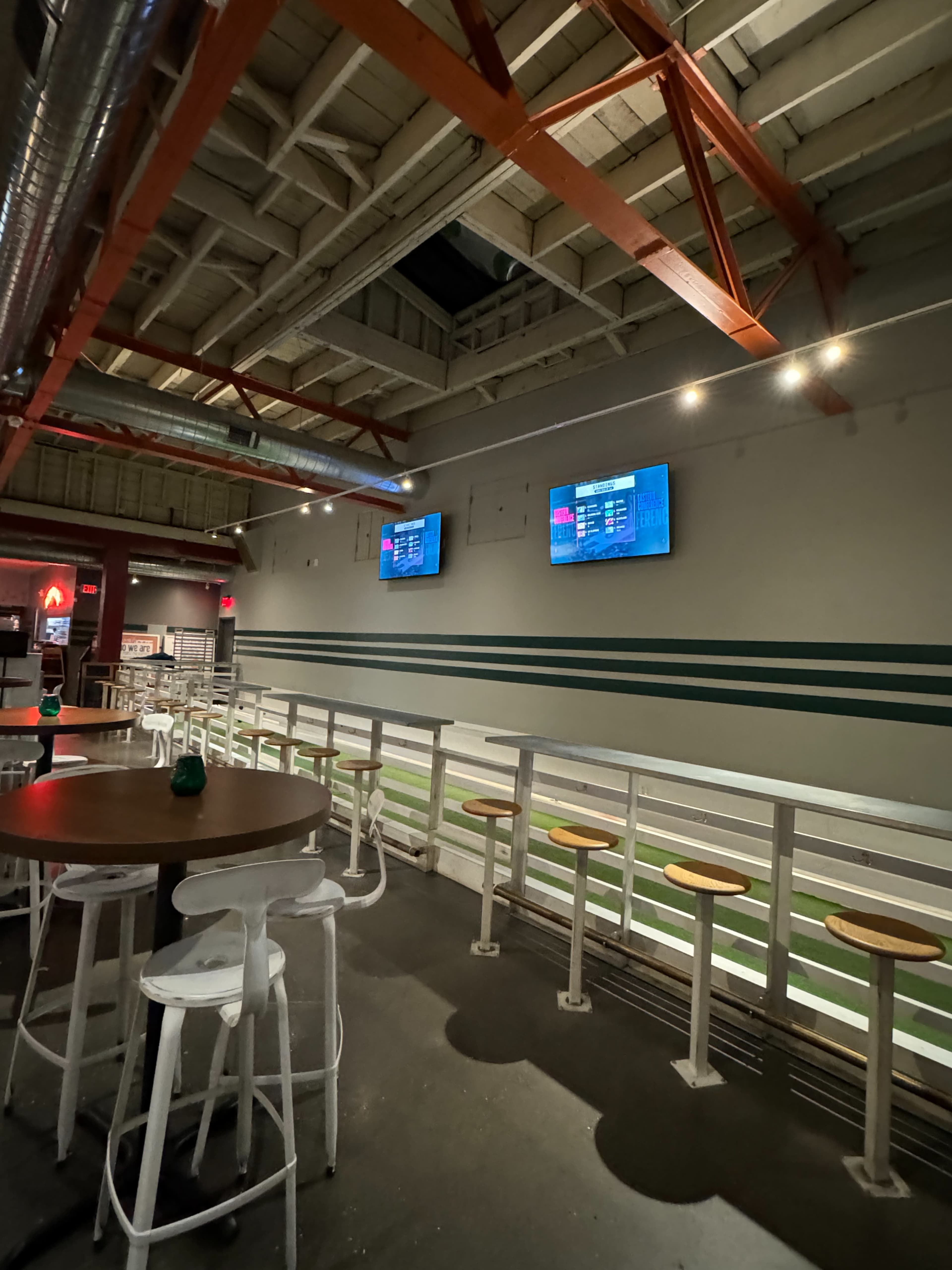 North Beach Pizza | Modern Expansive Event Space - Bar & Restaurant w ...