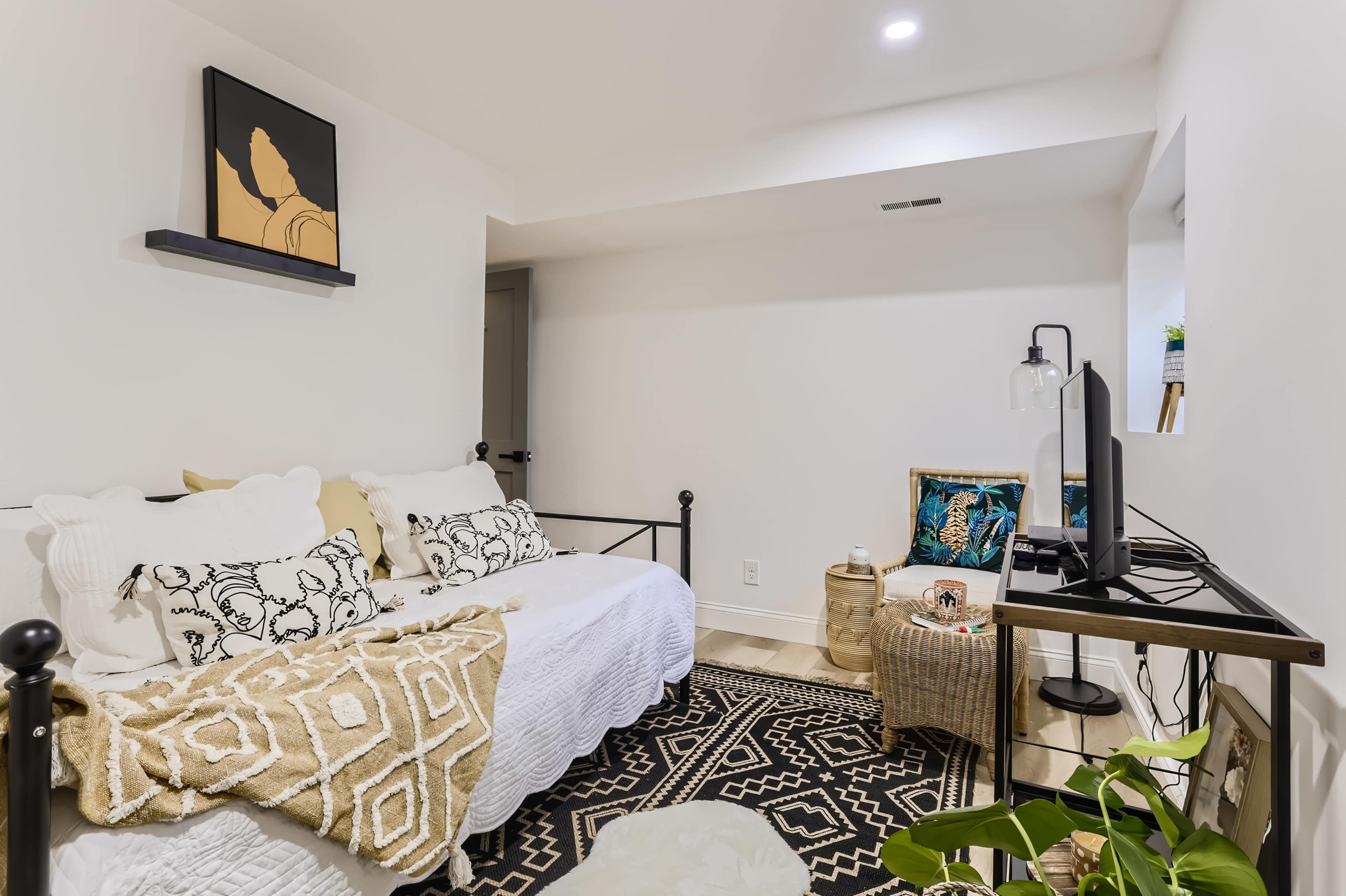 Eclectic Zen Home minutes to downtown, Baltimore, MD | Production ...