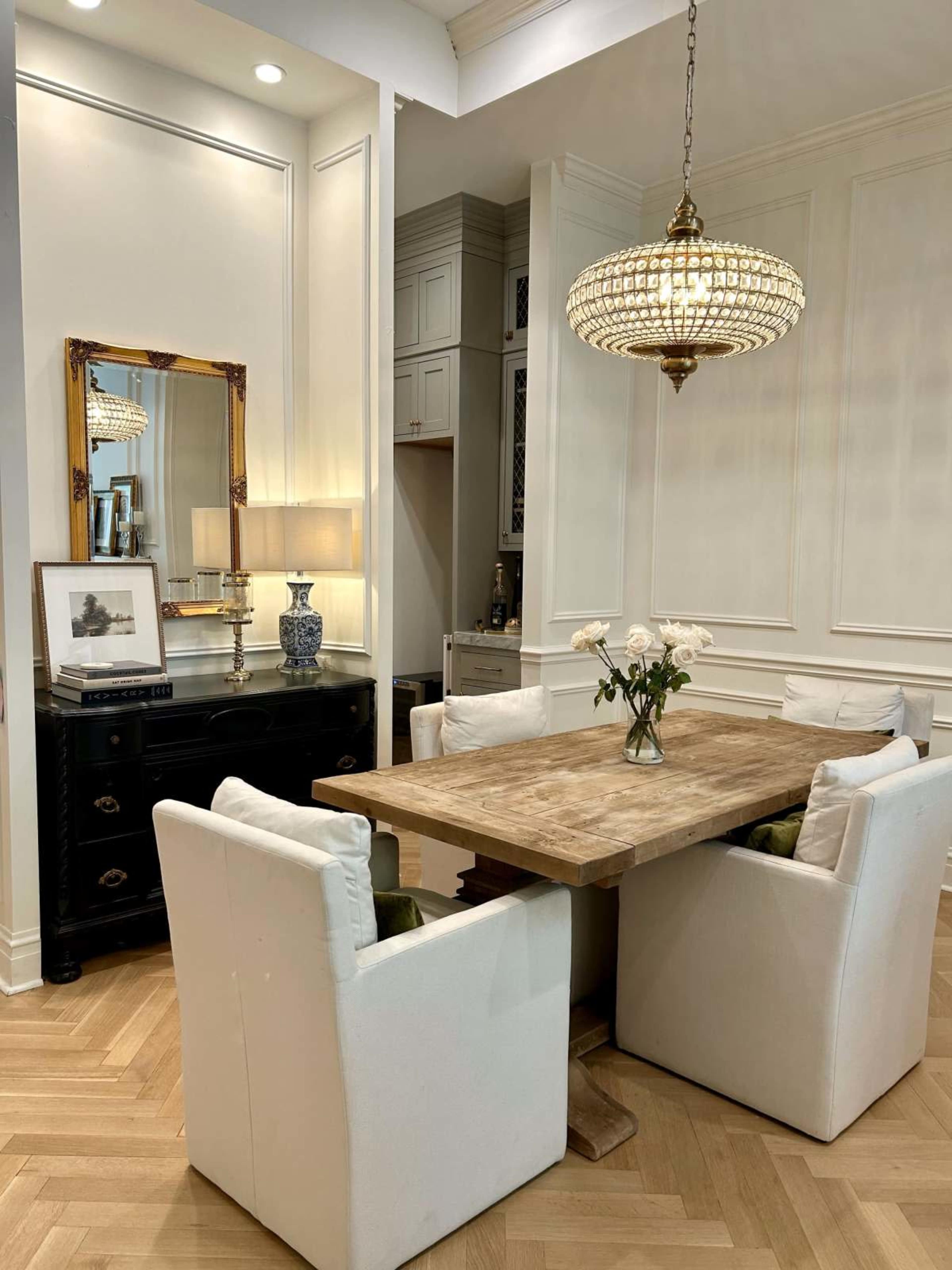 Chicago Gold Coast Classic Modern Row Home, Chicago, IL | Event | Peerspace